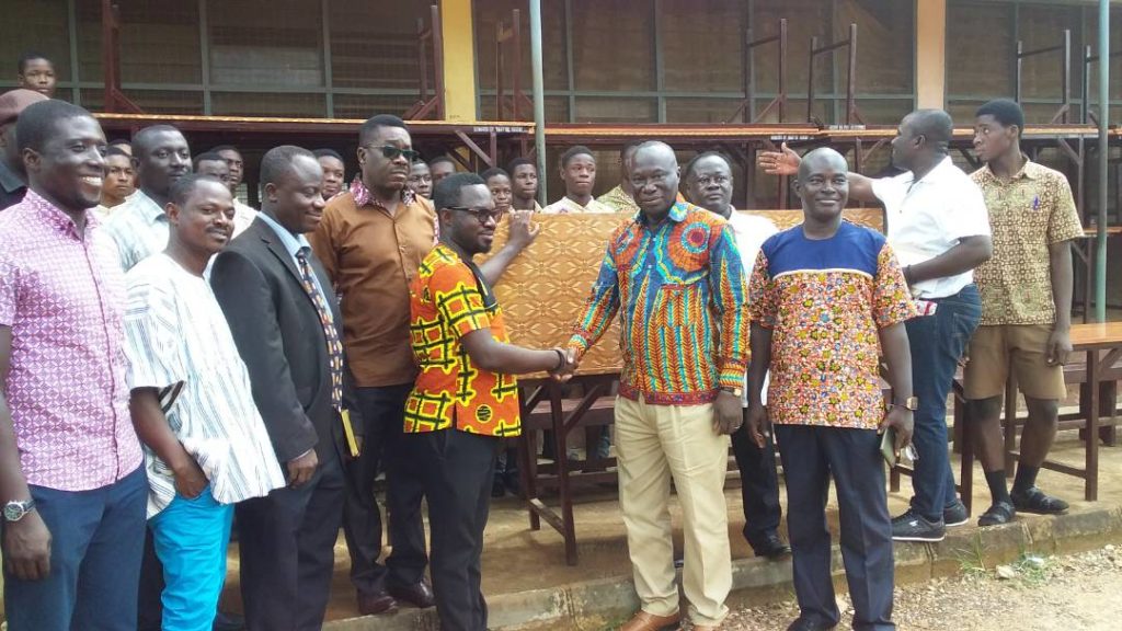 KUHIS 97 year group gives to alma mater – Raw Gist