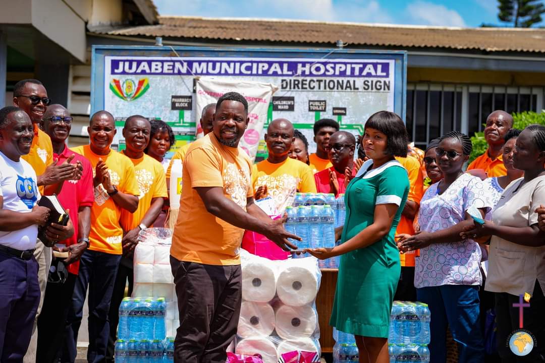 Elders And Members of CCC Donate Items To Juaben Hospital, Preaches ...